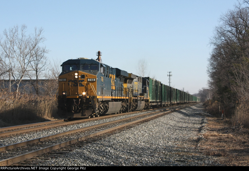 CSX 748 with train Q703